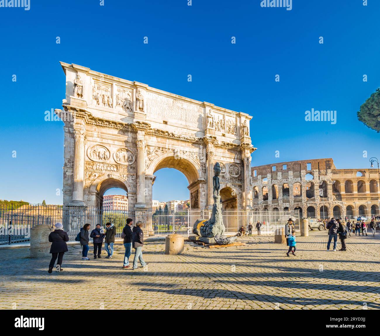 Arch of Constantine and Colosseum Stock Photo - Alamy