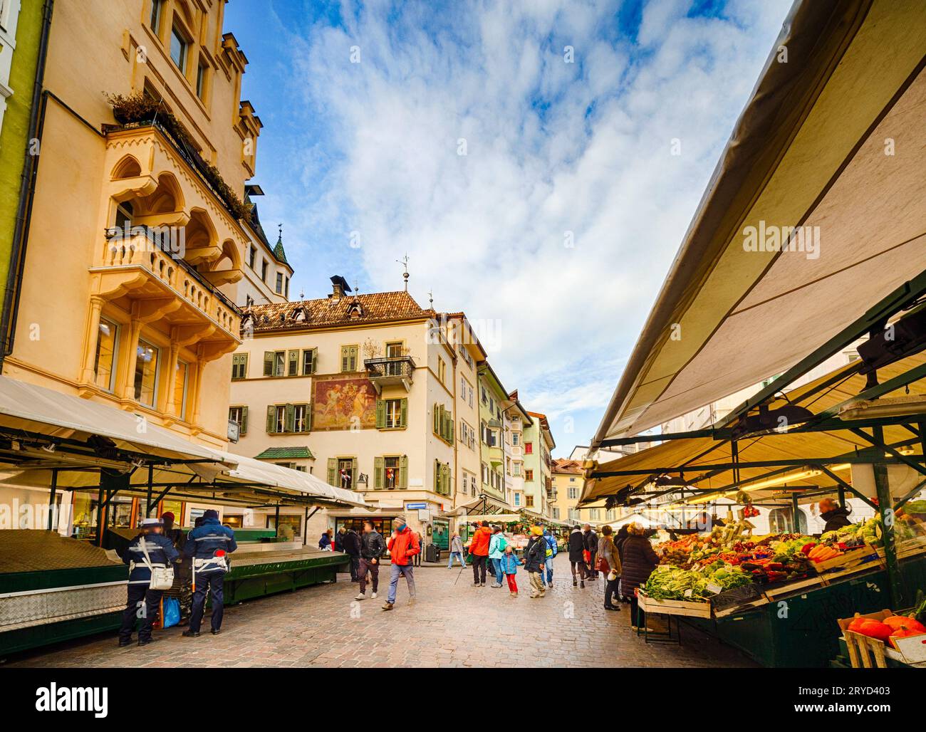 Bozen market hi-res stock photography and images - Alamy