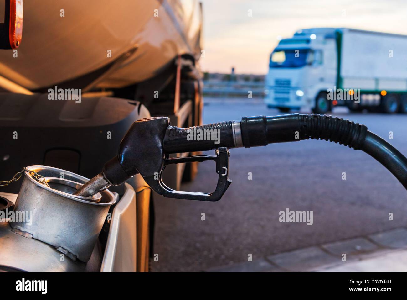 Filling up gas tank hi-res stock photography and images - Alamy
