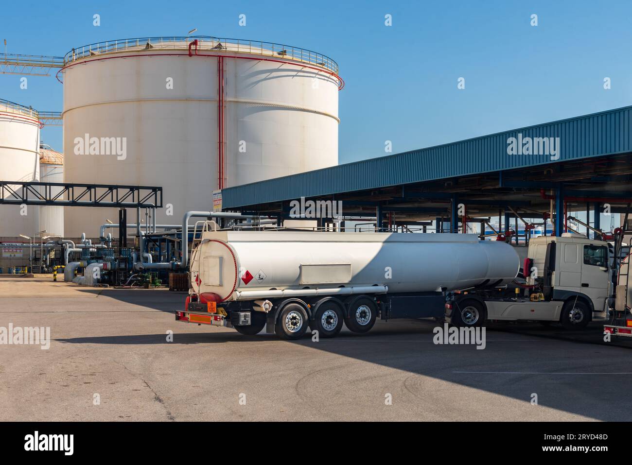Fuel loading hi-res stock photography and images - Alamy