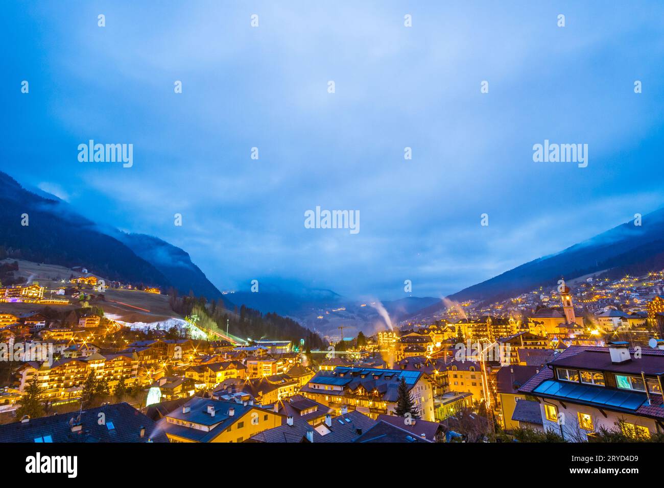 Village houses night hi-res stock photography and images - Alamy