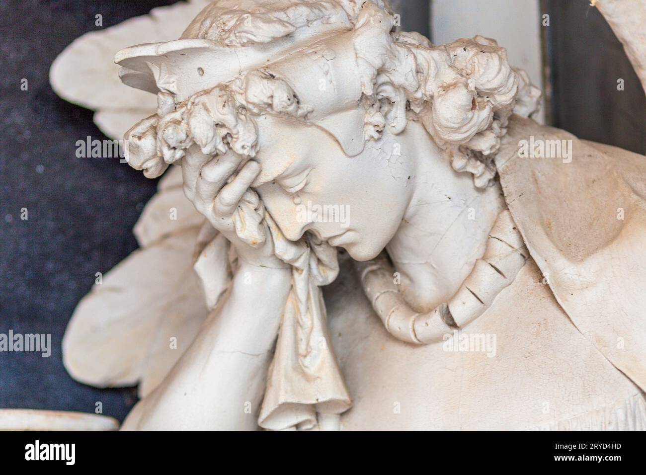Crying angel statue hi-res stock photography and images - Alamy