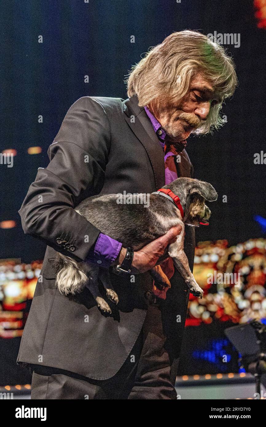 ROTTERDAM - Johan Derksen during De Bevers Live in Ahoy. John de Bever ...