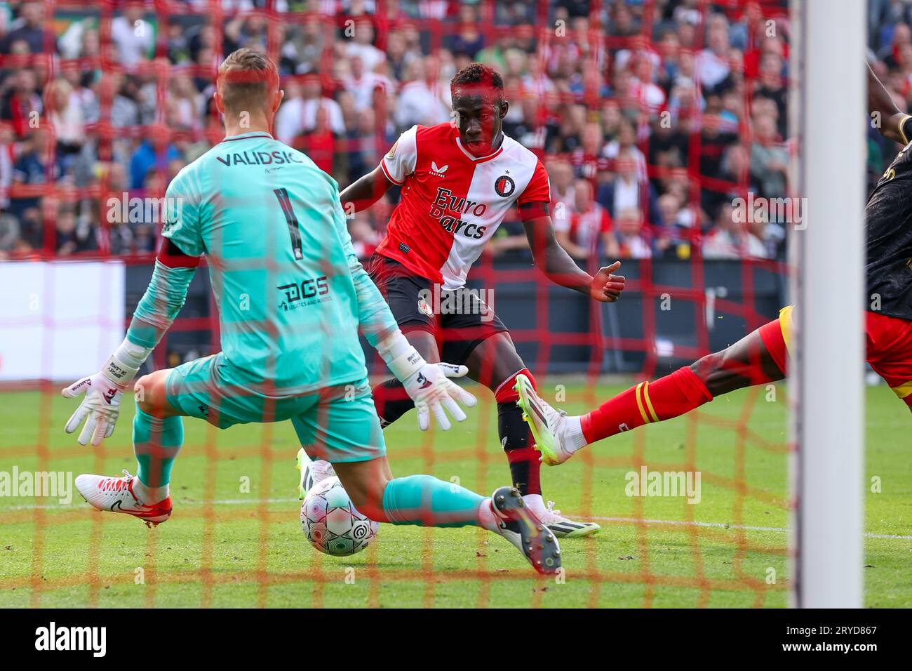Rotterdam, Netherlands. 30th Sep, 2023. ROTTERDAM, NETHERLANDS - SEPTEMBER 30: Yankuba Minteh of ...