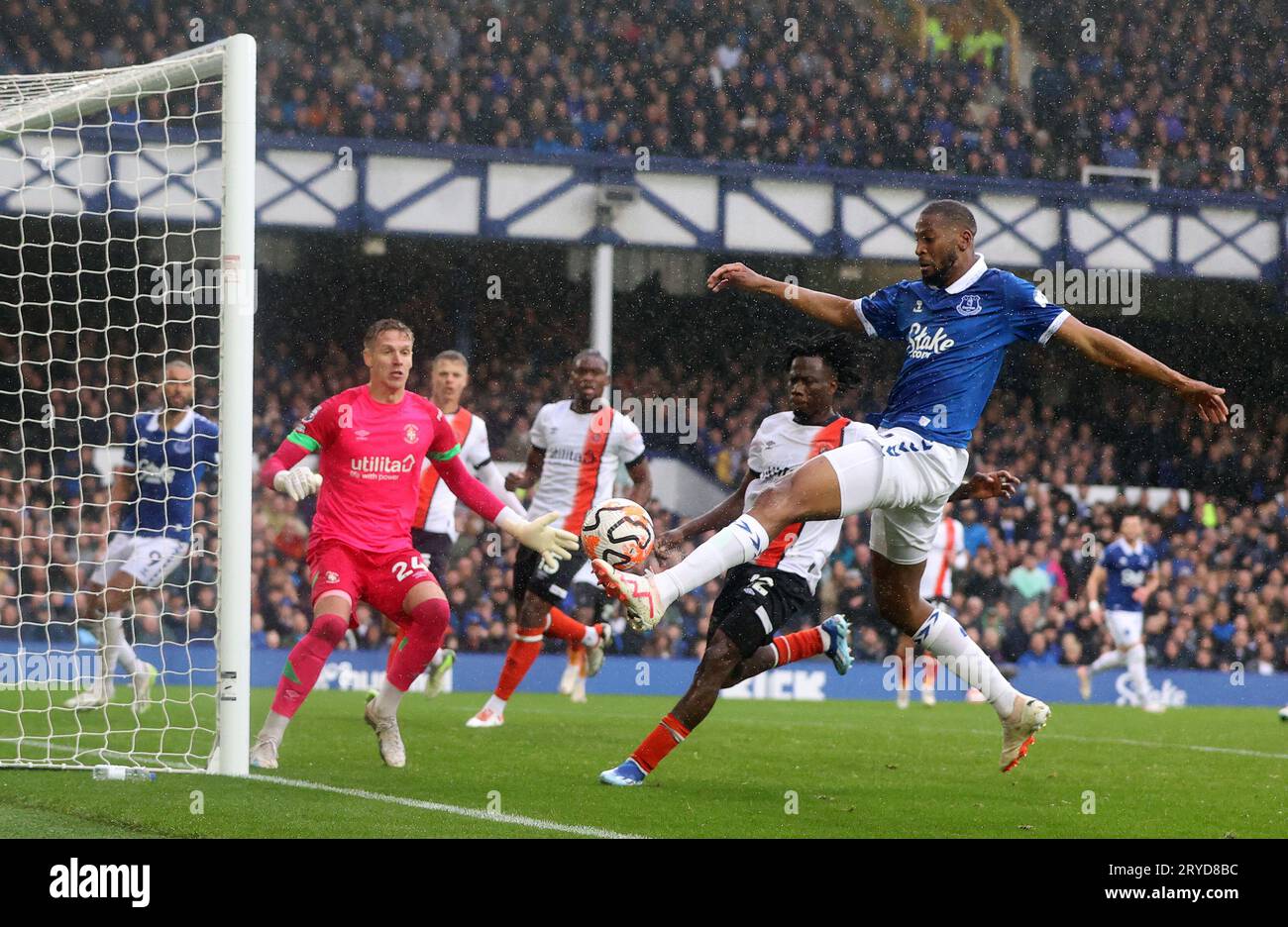 Goodison Park, Liverpool, UK. 30th Sep, 2023. Premier League Football ...