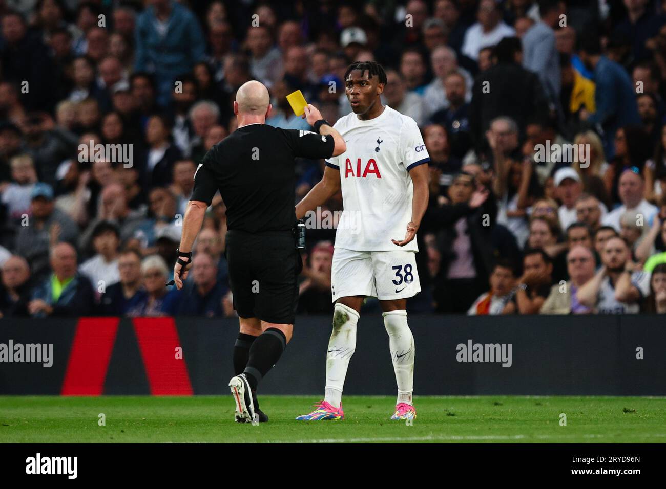 Destiny udogie yellow card hi-res stock photography and images - Alamy