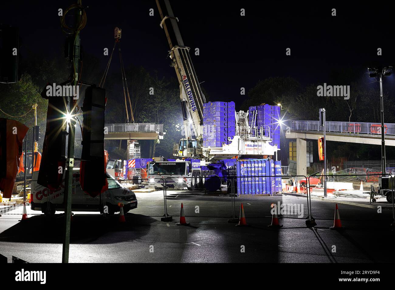 A 1000 tonne crane being used to remove a footbridge at Armley Gyratory ...
