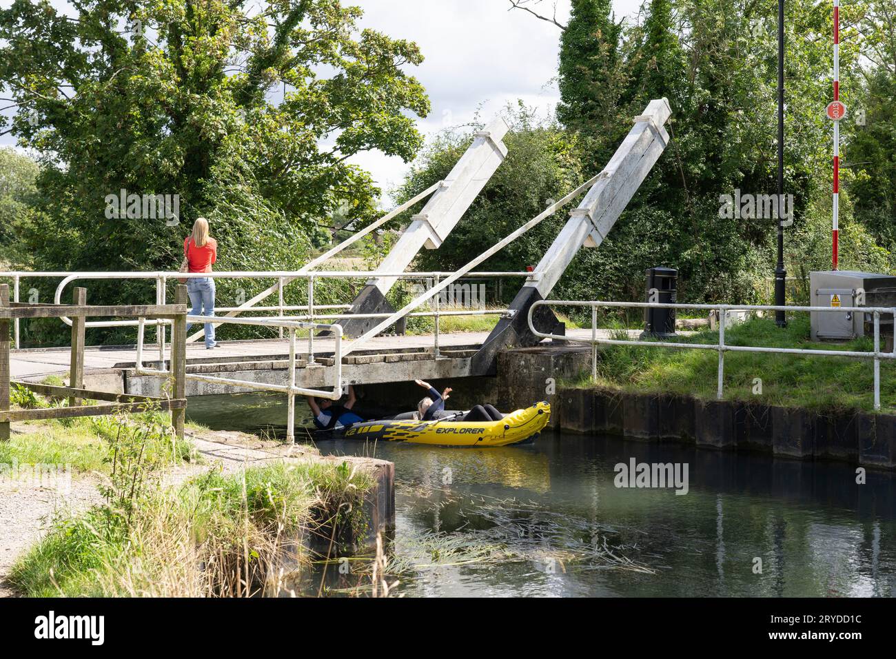 Warnborough lift bridge hi-res stock photography and images - Alamy
