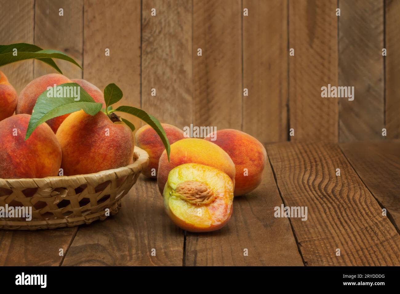Peaches in a bowl hi-res stock photography and images - Alamy