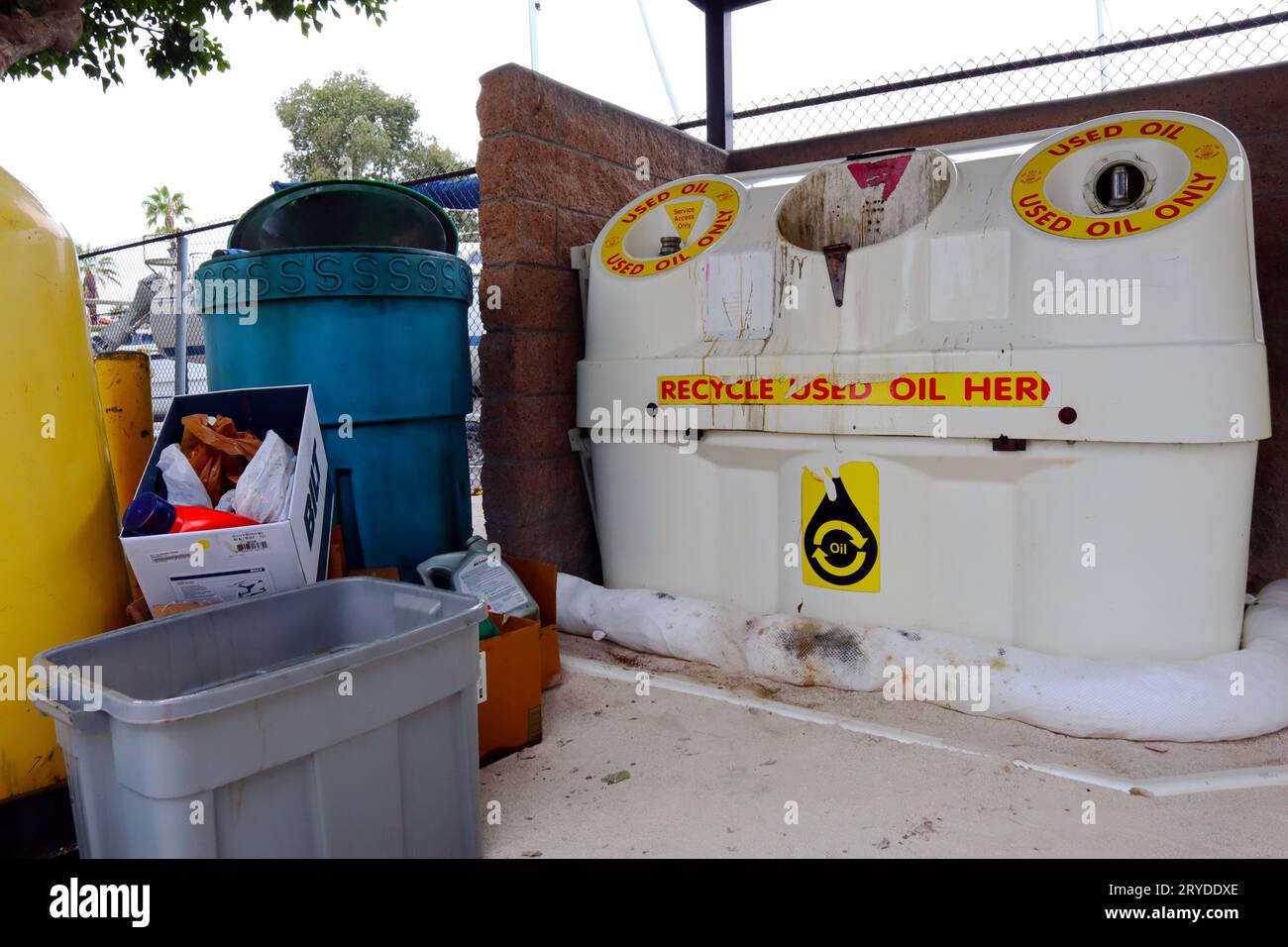 Marina del rey california pollution hi-res stock photography and images ...