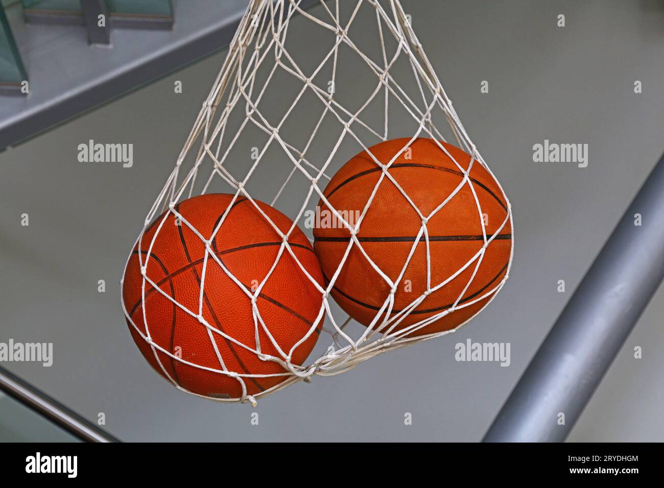 Retro vintage basketball hi-res stock photography and images - Alamy