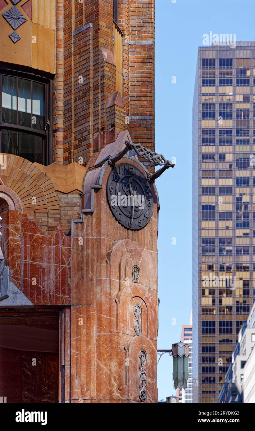 Rca victor building hi-res stock photography and images - Alamy