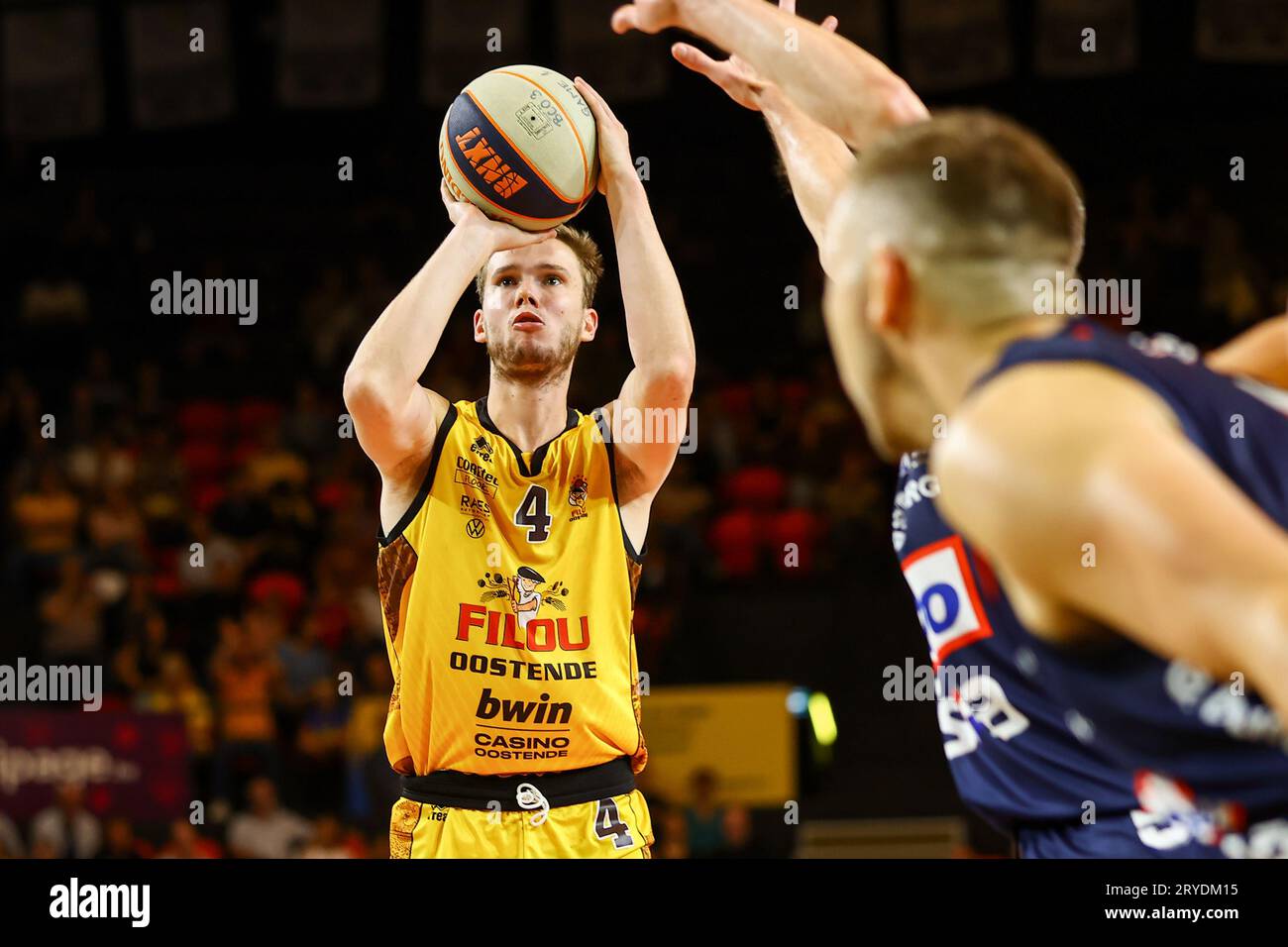 David simon basketball hi-res stock photography and images - Alamy