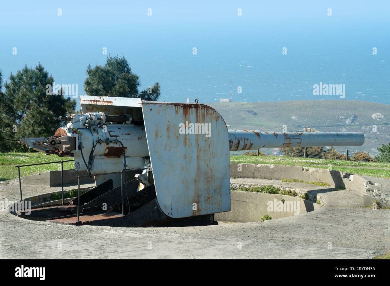 Gun battery coastal defense hi-res stock photography and images - Alamy
