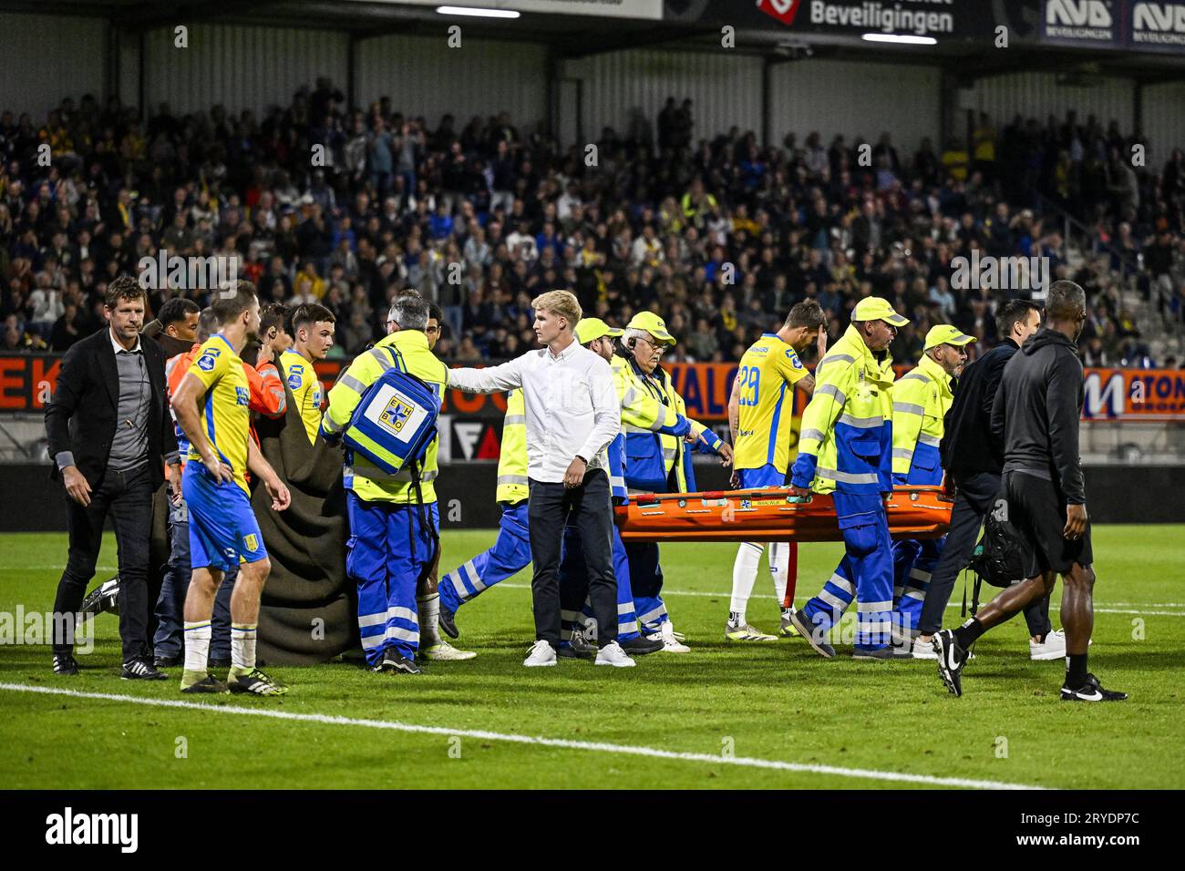 WAALWIJK - Serious injury to RKC Waalwijk goalkeeper Etienne Vaessen during the Dutch Eredivisie ...