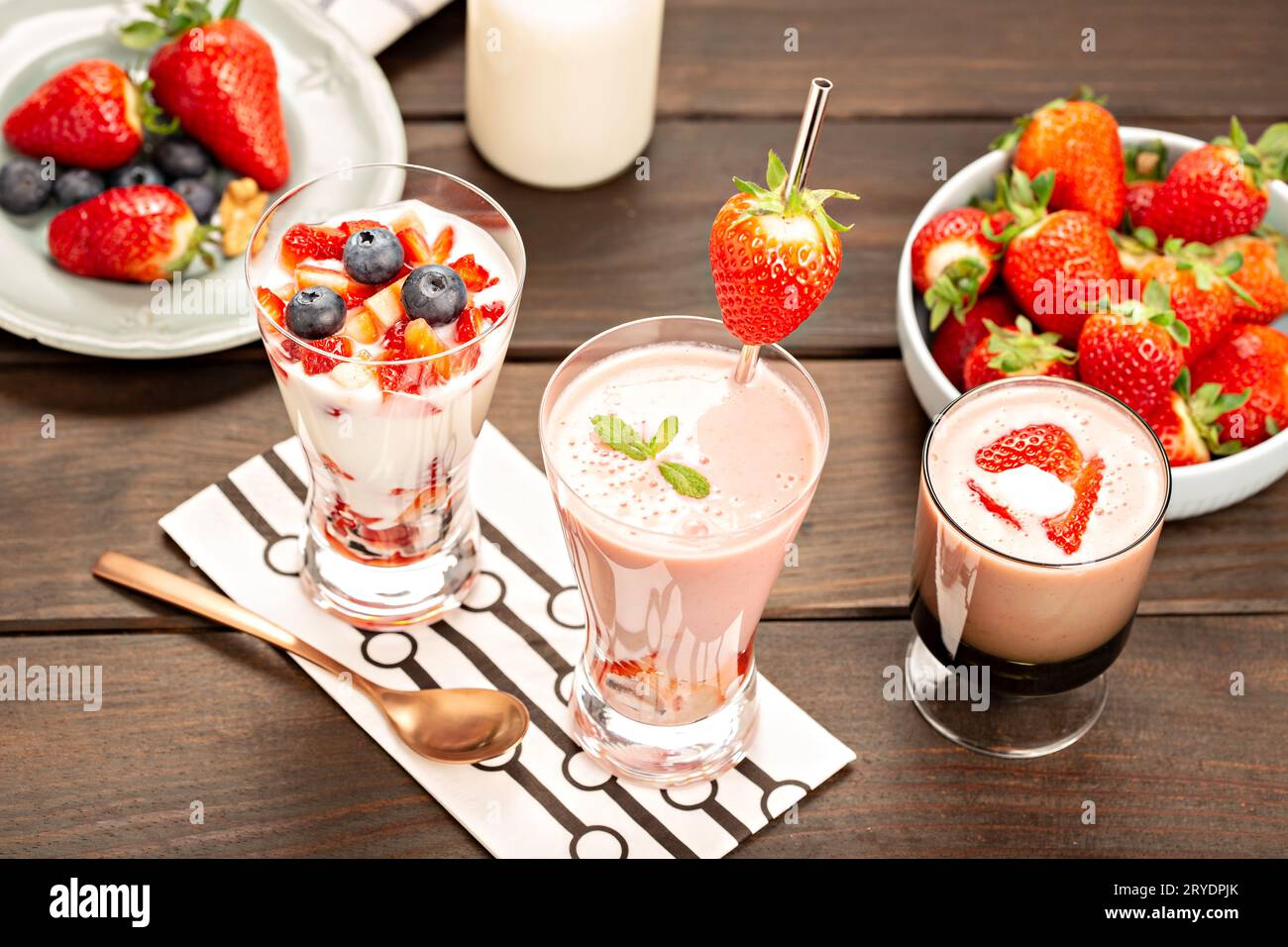 Group glass hi-res stock photography and images - Alamy