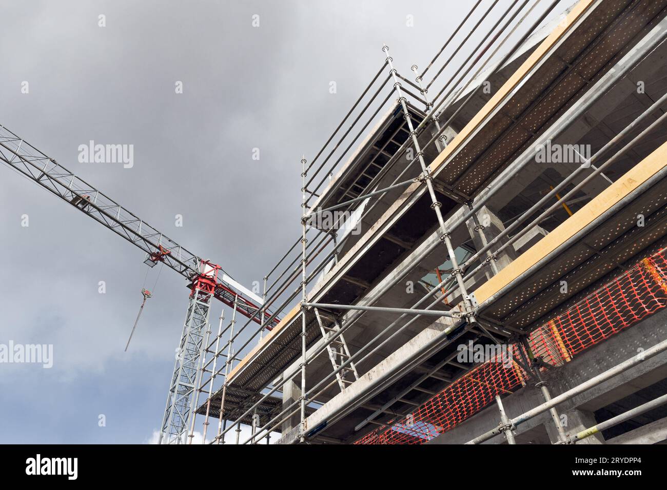 Metal scaffolds hi-res stock photography and images - Alamy