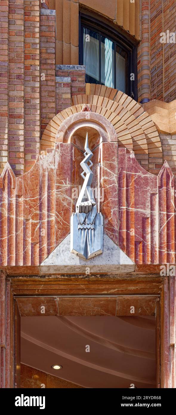 Cross & Cross designed 570 Lexington Avenue as the RCA Building; before ...