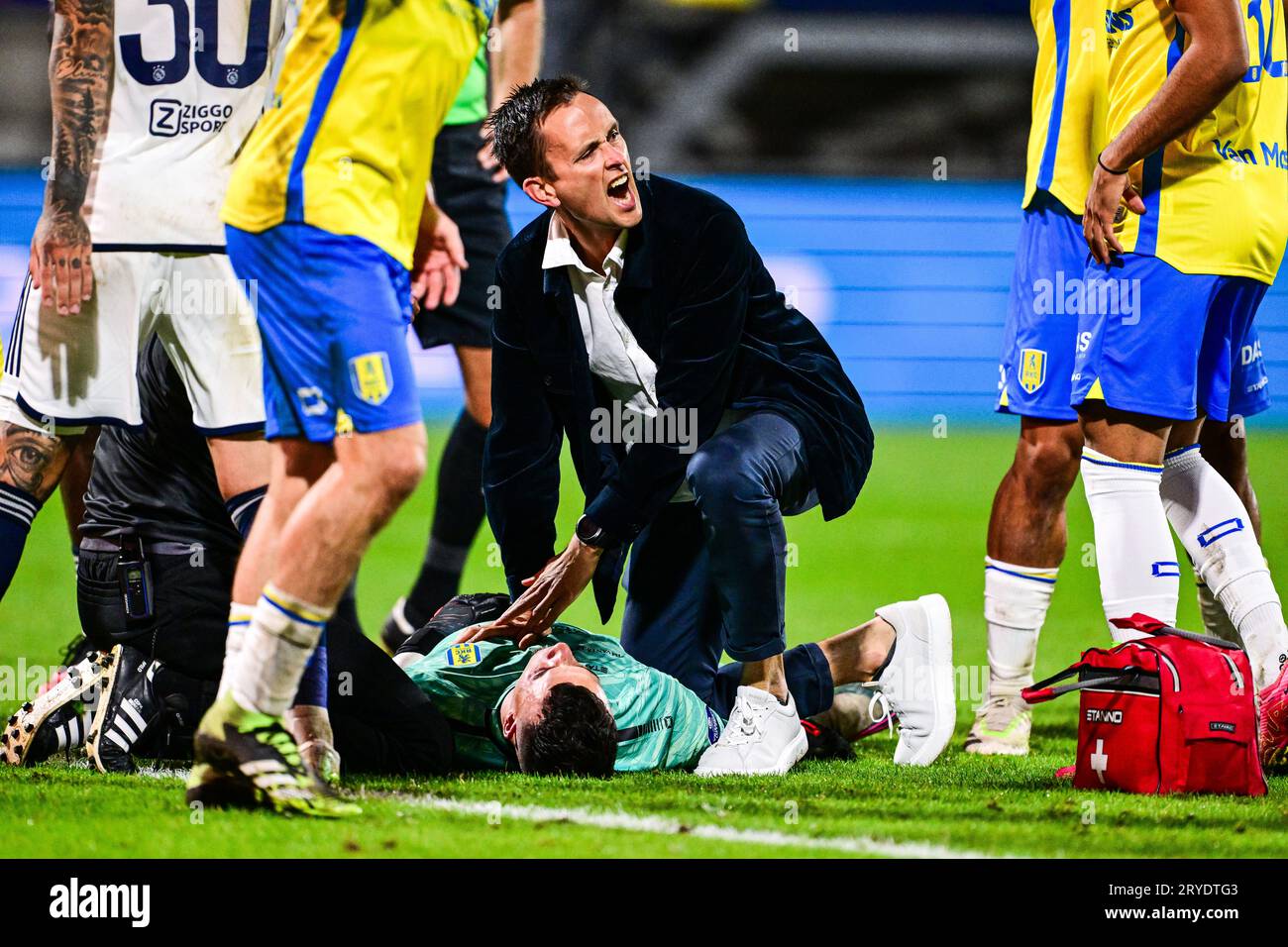 WAALWIJK - Serious injury to RKC Waalwijk goalkeeper Etienne Vaessen during the Dutch Eredivisie ...