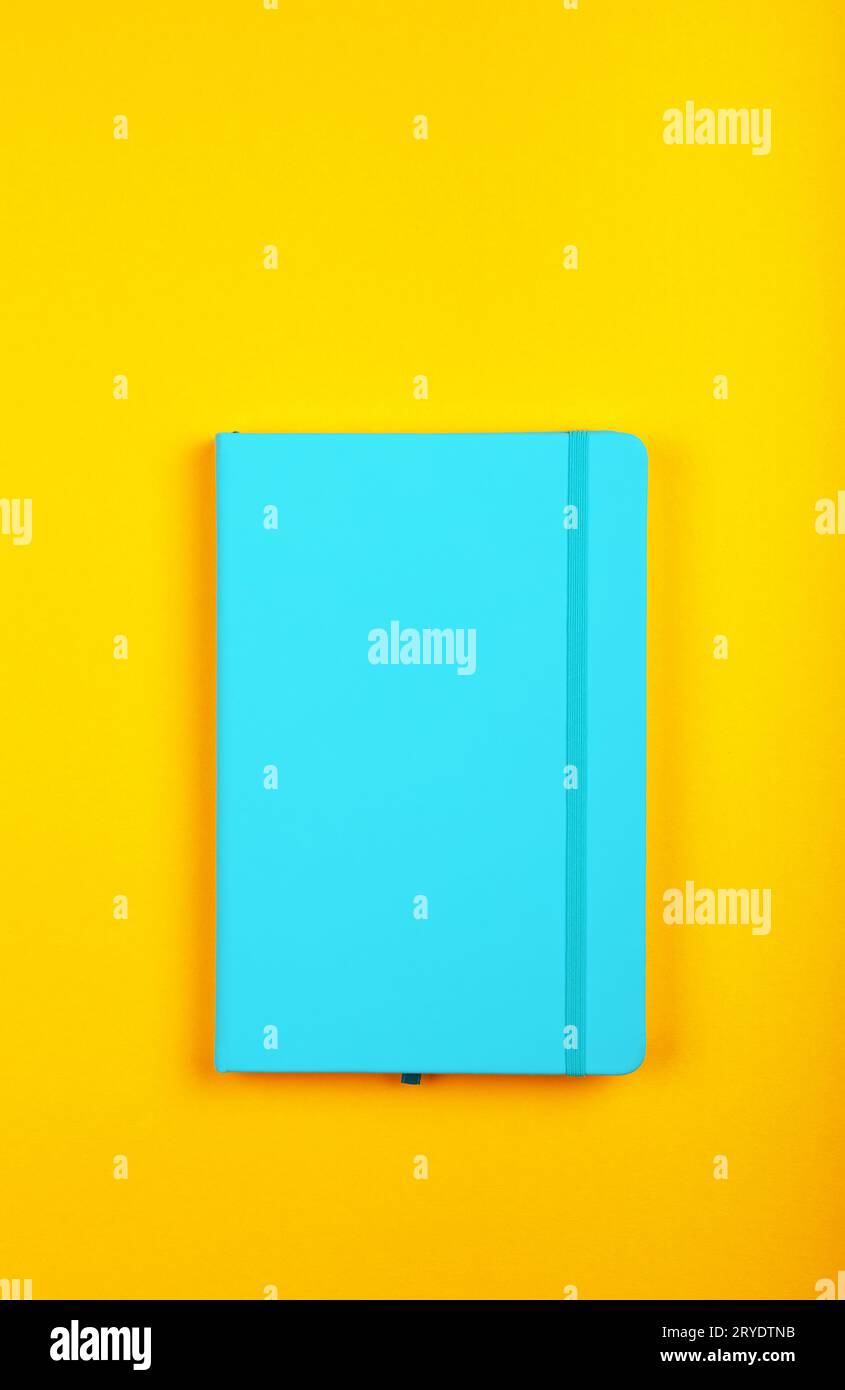Pastel yellow note hi-res stock photography and images - Alamy