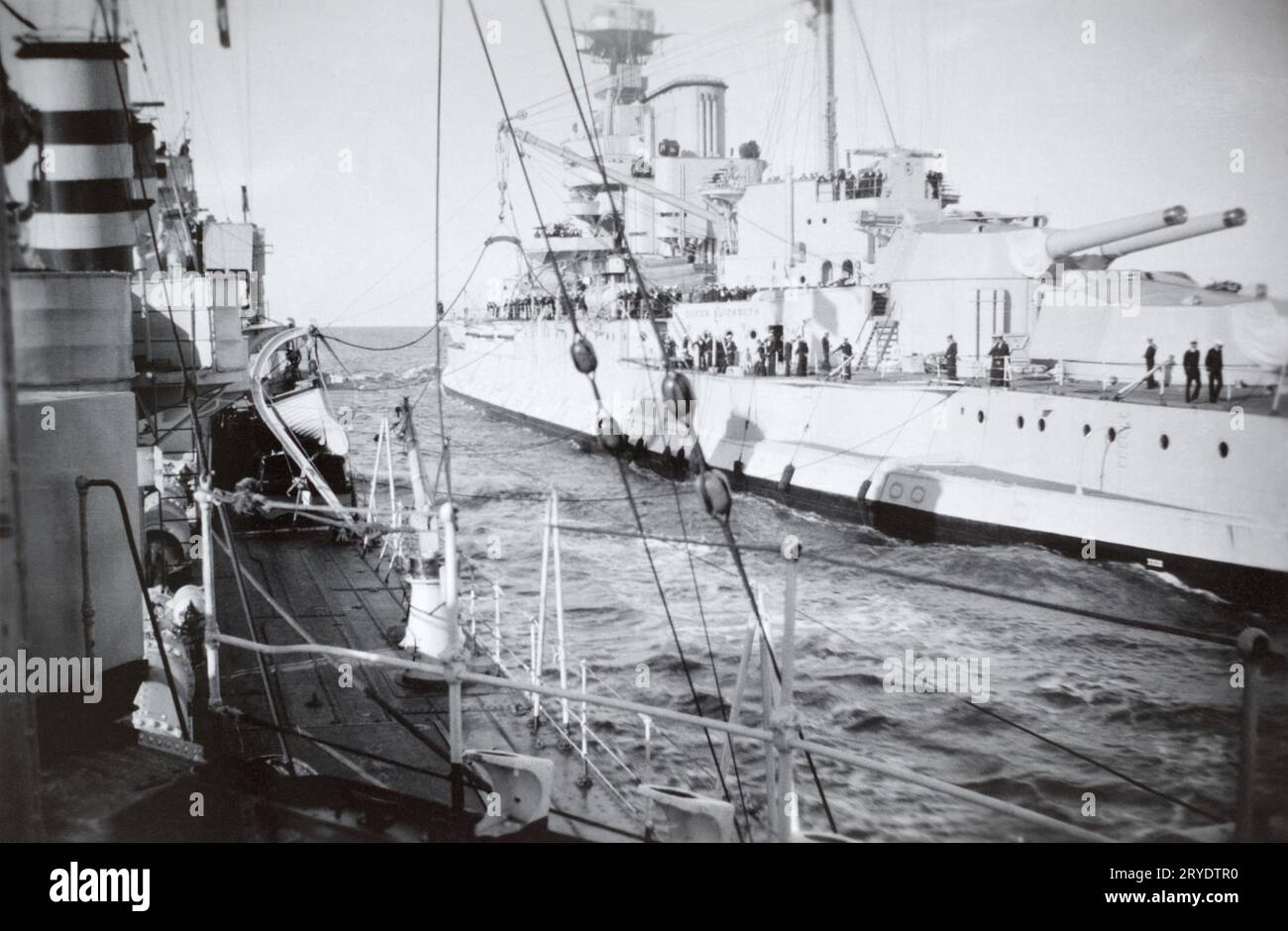 Hms queen elizabeth battleship hi-res stock photography and images - Alamy