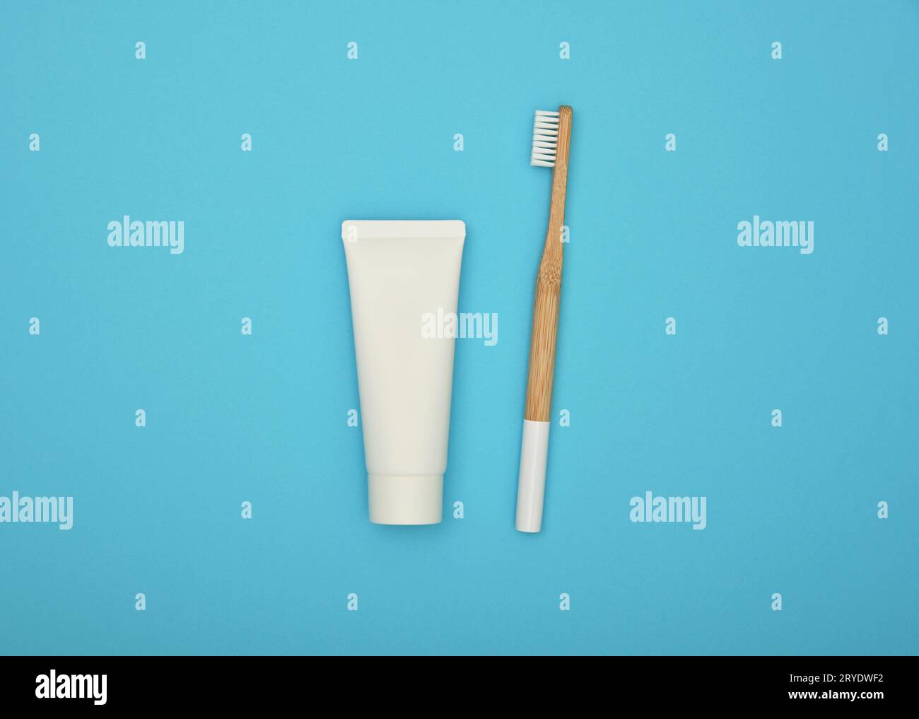 Bamboo toothbrush toothpaste hi-res stock photography and images - Alamy