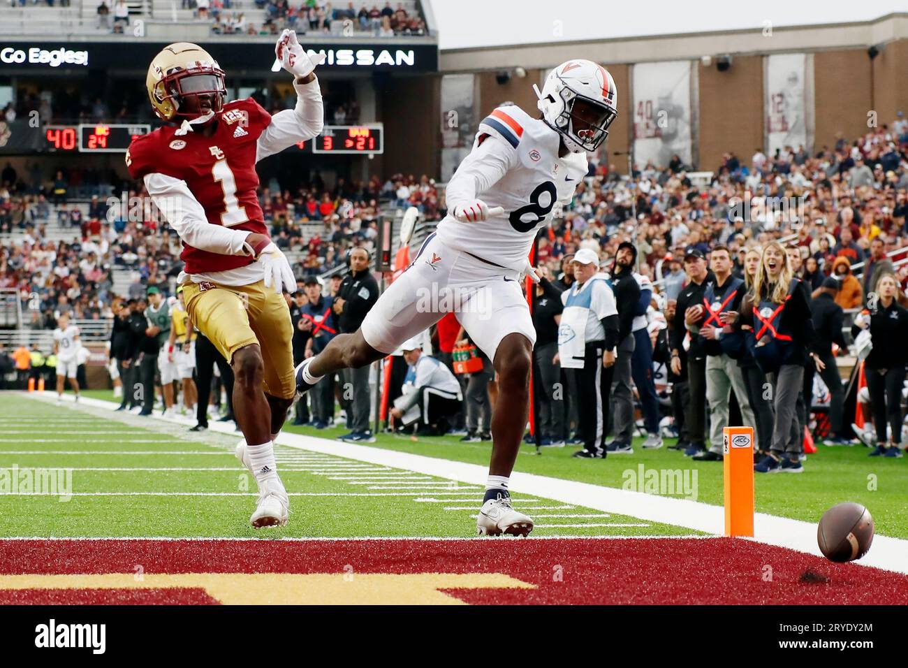 Virginia wide receiver Malachi Fields (8) misses a touchdown pass near ...