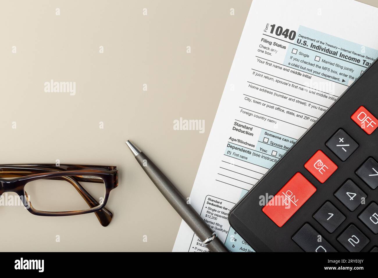 Federal individual income tax hi-res stock photography and images - Alamy