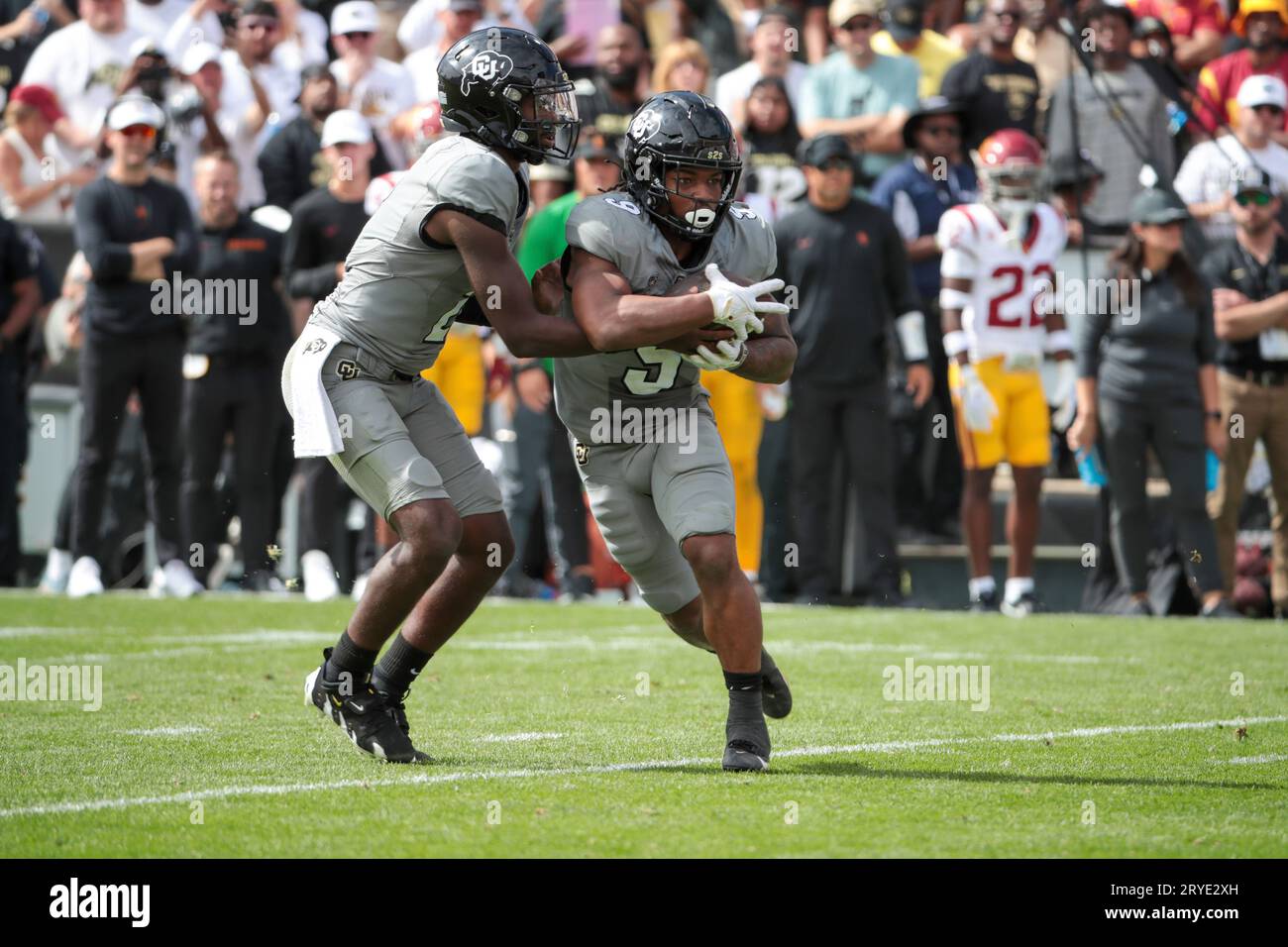 BOULDER, CO - SEPTEMBER 30: Colorado Buffaloes quarterback Shedeur ...