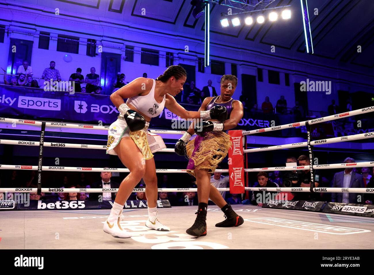 Caroline Dubois (right) and Magali Rodriguez in action during the IBO ...