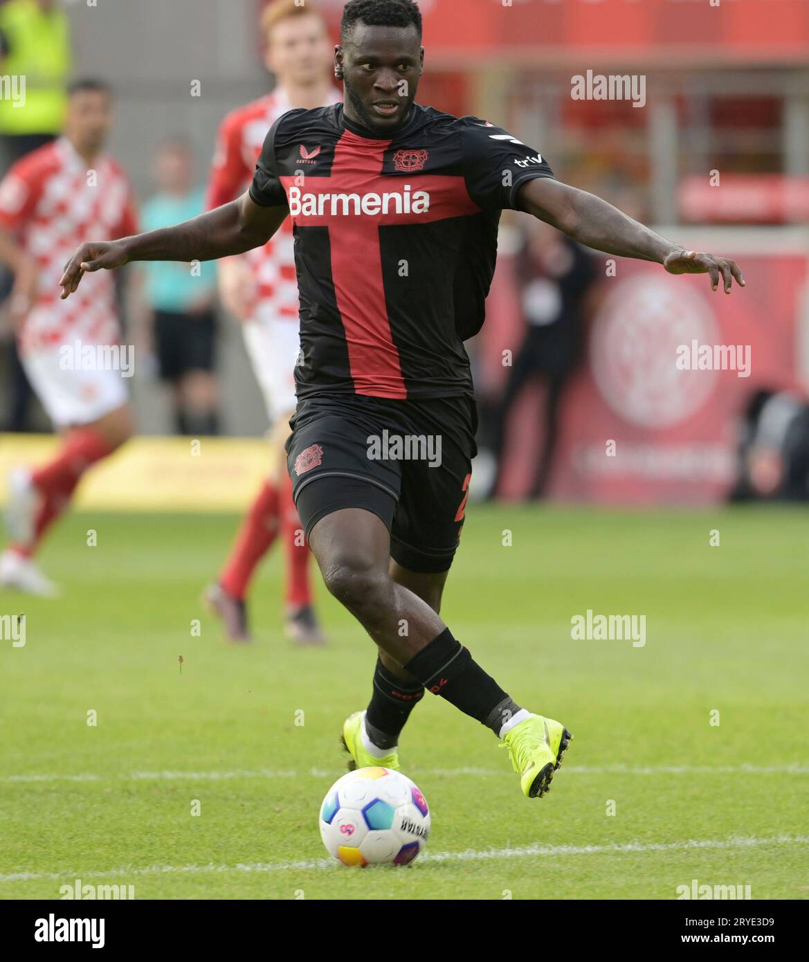 Mainz, Deutschland. 30th Sep, 2023. Victor Boniface fotografiert beim ...