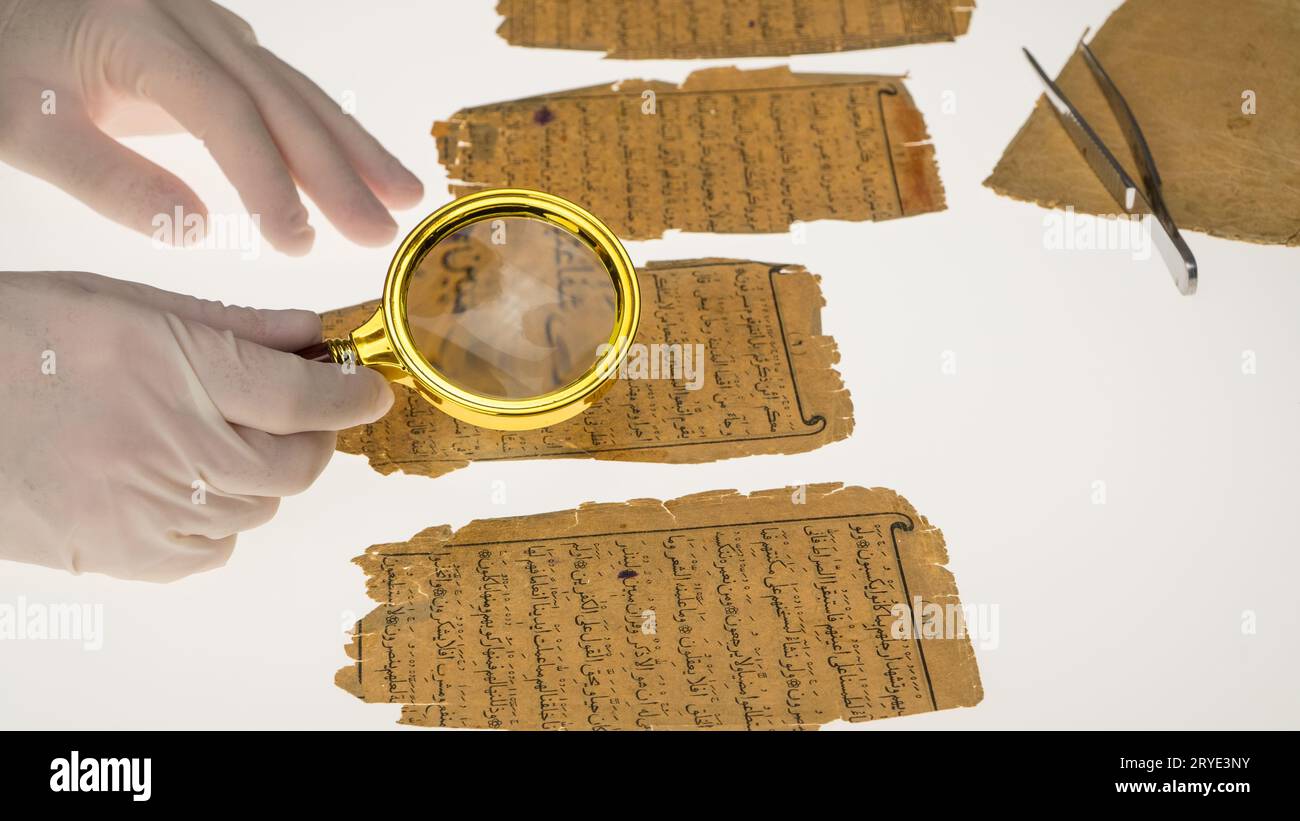 Ancient muslim writing hi-res stock photography and images - Alamy