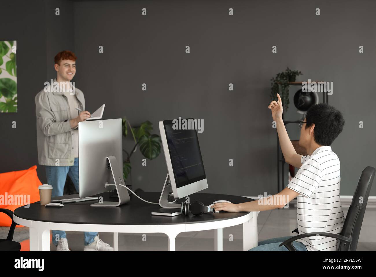 Male programmers hi-res stock photography and images - Alamy