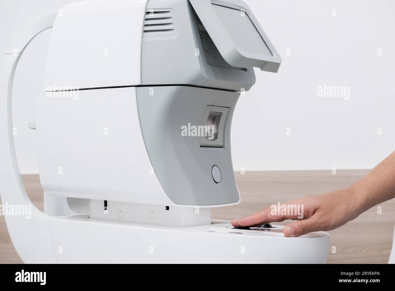 Ophthalmologic equipment hi-res stock photography and images - Alamy