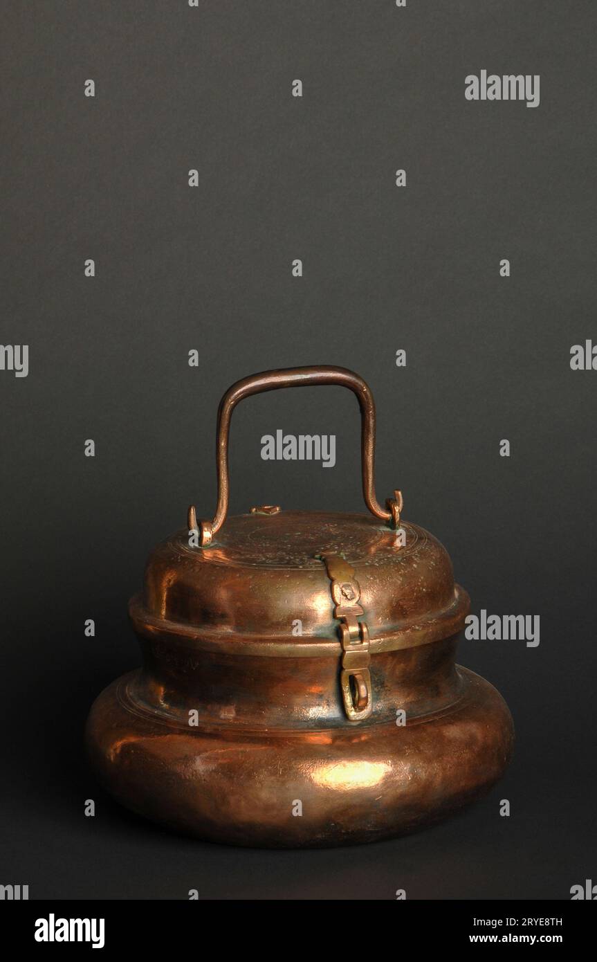 Traditional brass utensils hi-res stock photography and images - Alamy