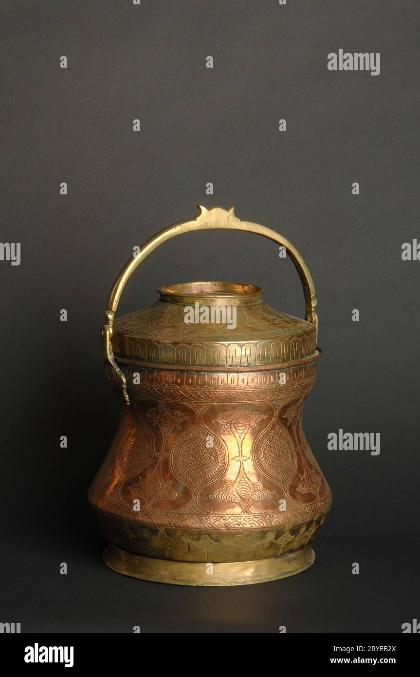 Traditional brass utensils hi-res stock photography and images - Alamy