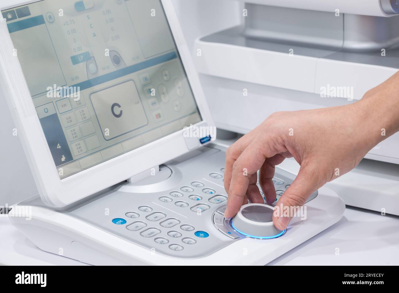 Eye test chart machine hi-res stock photography and images - Alamy