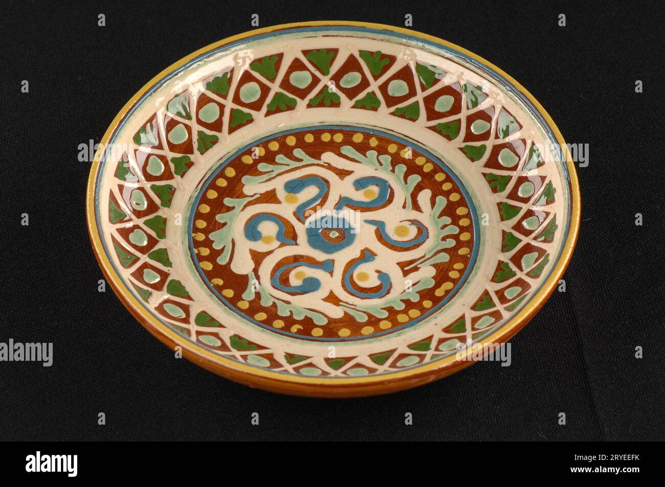 Antique plate hi-res stock photography and images - Alamy