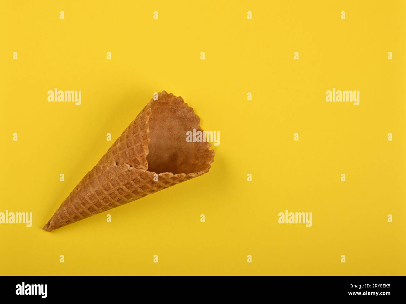 Empty paper cone paper cone hi-res stock photography and images - Alamy