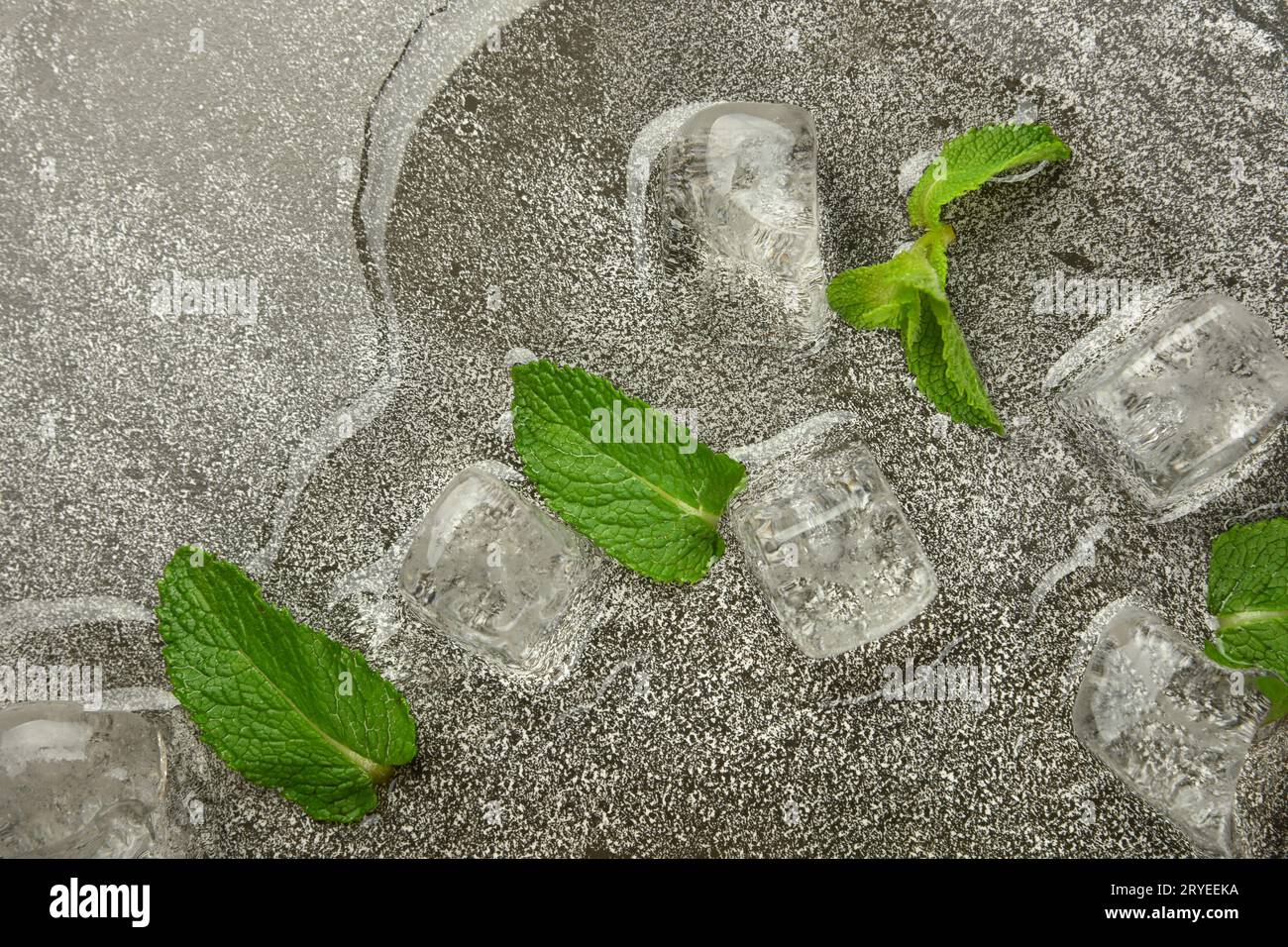 Ice cubes green cube hi-res stock photography and images - Alamy