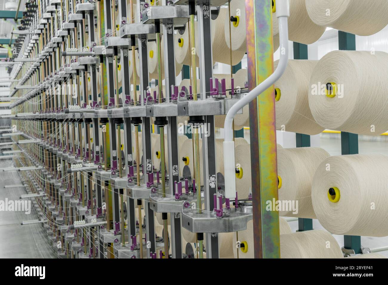 Fabric processing hi-res stock photography and images - Alamy