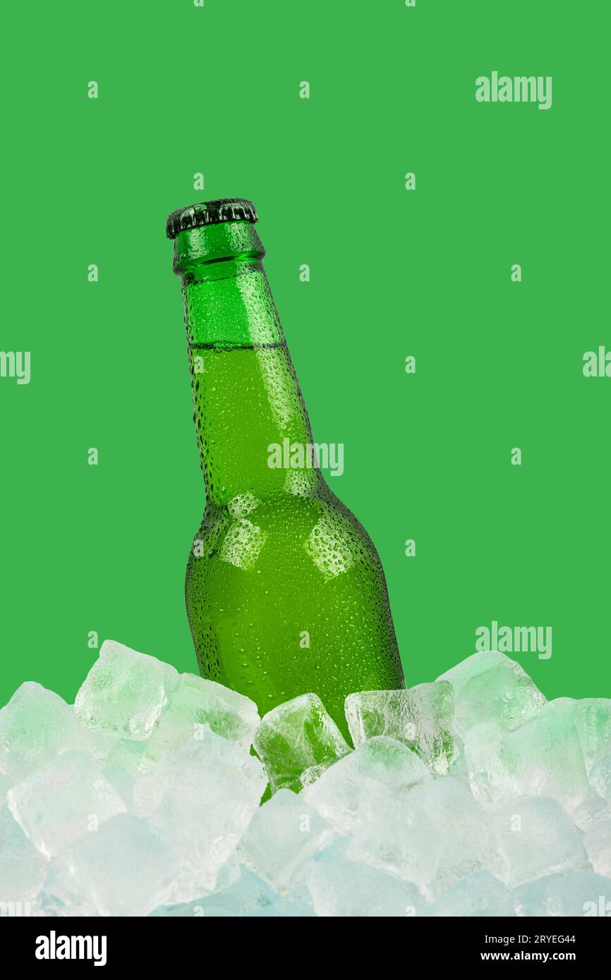 Ice cubes on cold hi-res stock photography and images - Alamy