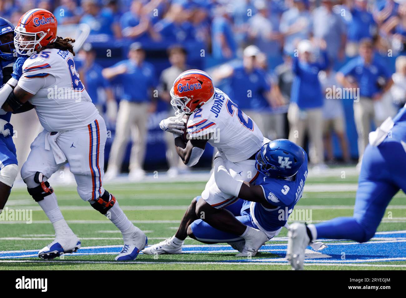 LEXINGTON, KY - SEPTEMBER 30: Kentucky Wildcats defensive back Alex ...