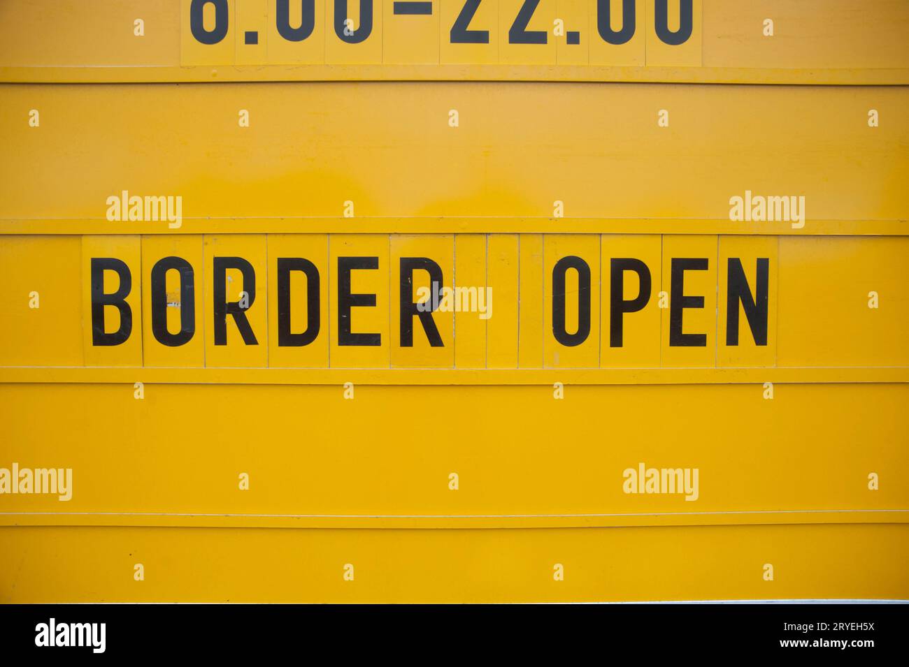 Eu border sign hi-res stock photography and images - Alamy