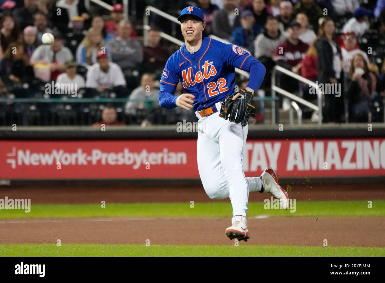 New York Mets third baseman Brett Baty throws to first base to force ...