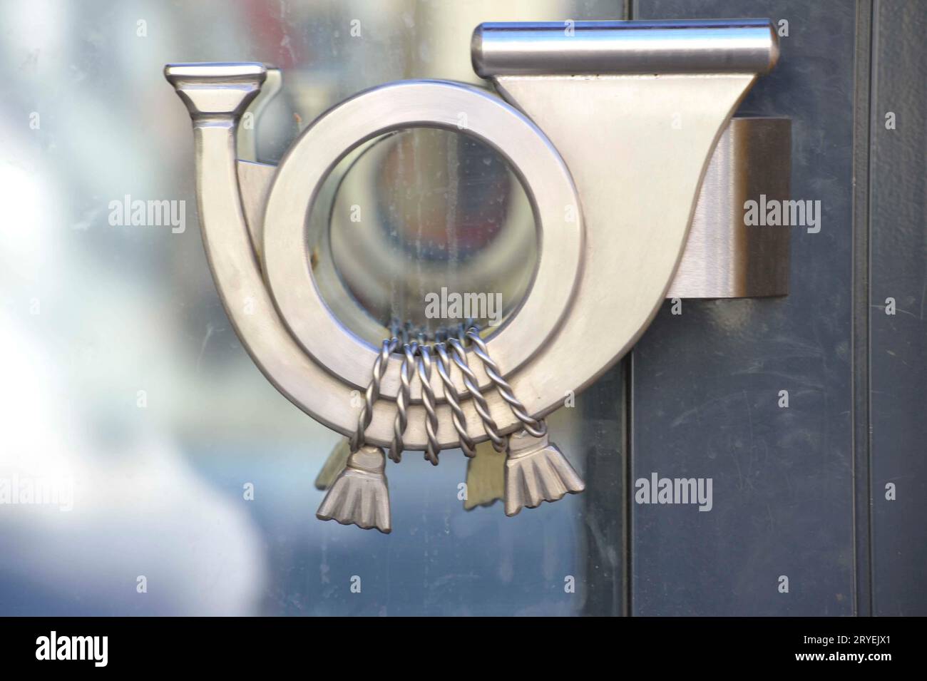 Graphical symbol of a post horn Stock Photo - Alamy