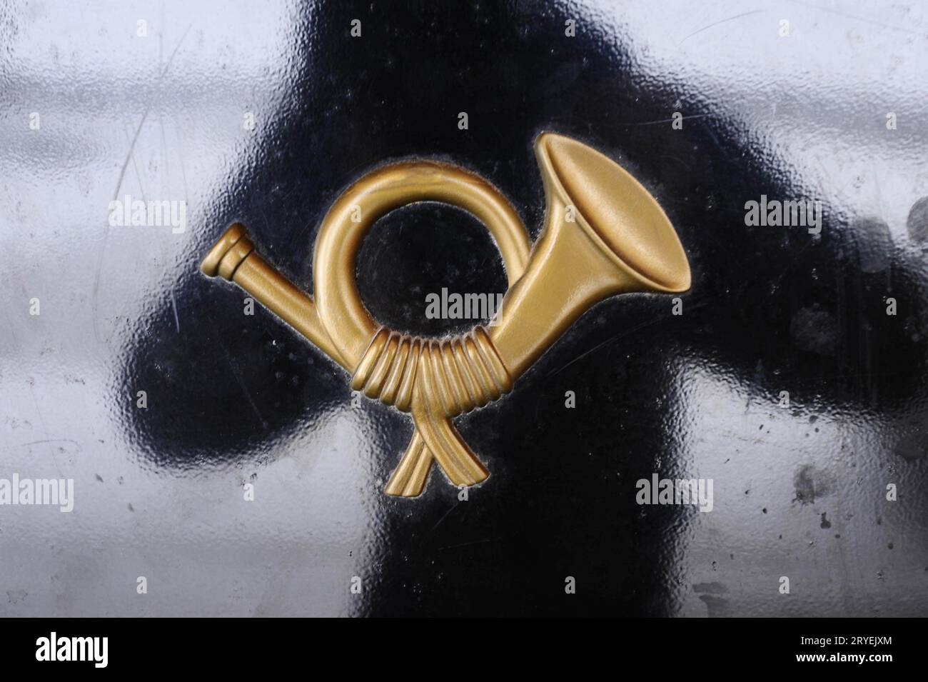 Graphical symbol of a post horn Stock Photo - Alamy