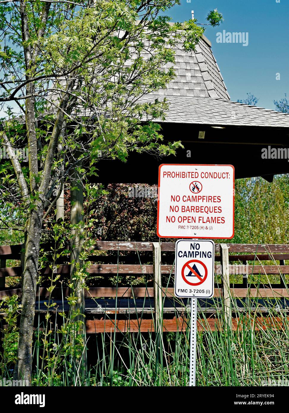 No campfires sign hi-res stock photography and images - Alamy