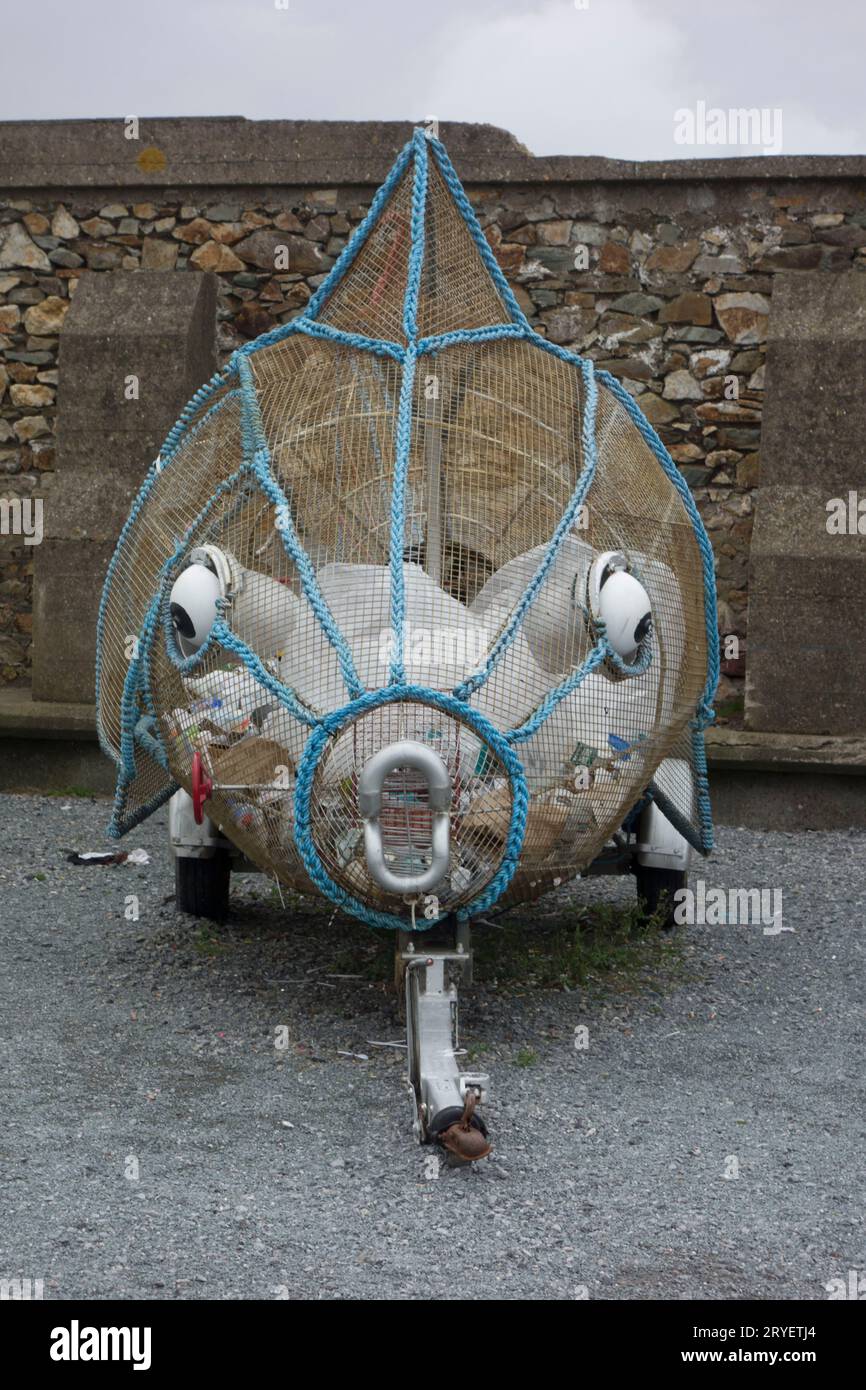 Fish symbol, aquatic animal from the water Stock Photo - Alamy