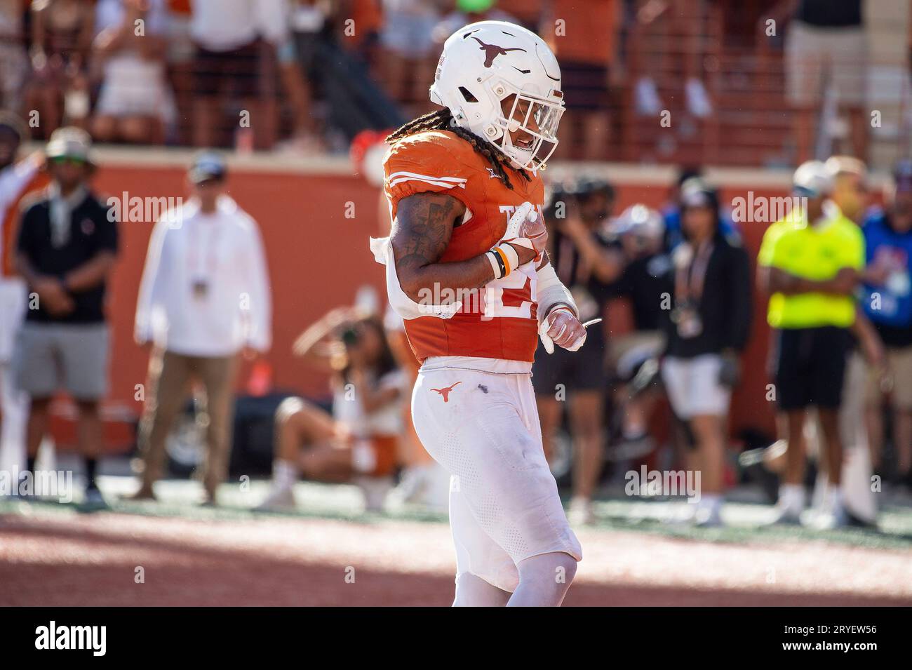 September 30, 2023: Texas Longhorns Jonathon Brooks (24) in action ...